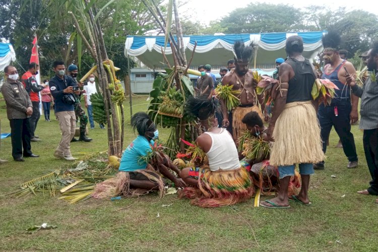Pendekatan Humanis Lanud J.A Dimara Dan LMA Suku Marind Terkait ...