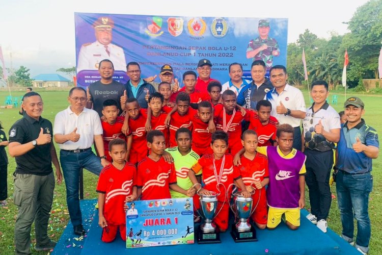 Tim Sepakbola Usia Dini Yonif Raider 755/Yalet Kostrad Juarai Turnamen ...