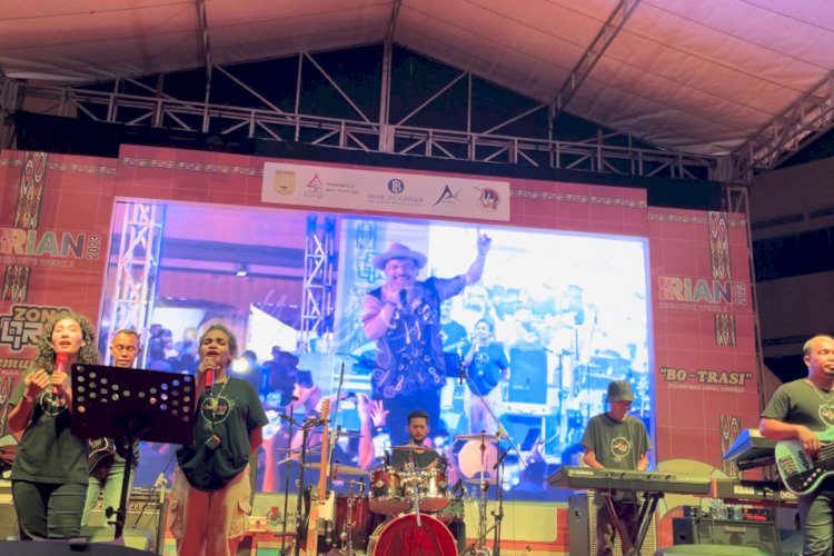 Band Asal Merauke Coffee Break Iringi Wizz Baker Galaukan Jayapura ...