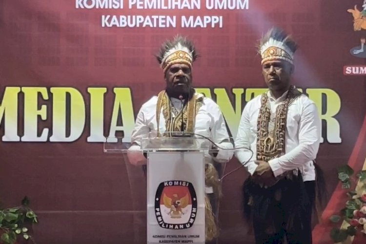 Pasangan Benediktus Amoiye dan Benedictus Tori Panglingling Resmi ...