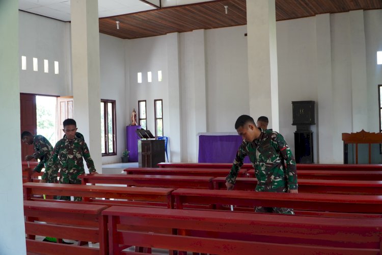Batalyon TP 803/KYK Gelar Karya Bakti di Gereja Kp. Patriot, Boven Digoel - RMOLPAPUA.ID